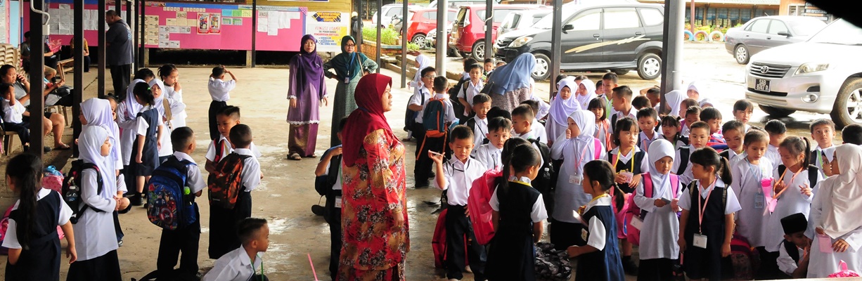 Seramai 1,831 murid mendaftar Tahun 1, di 71 buah Sekolah Rendah daerah ...