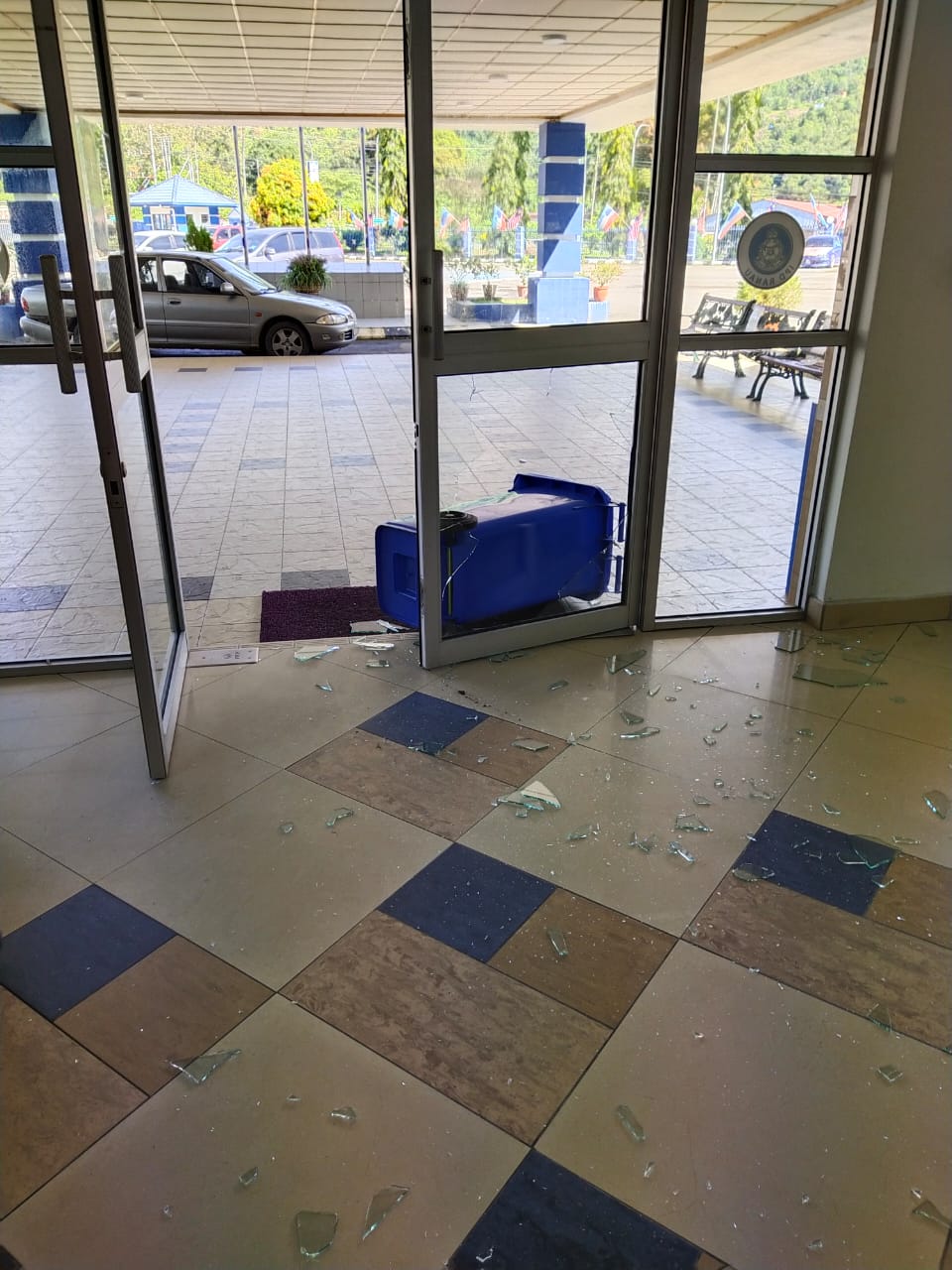 CEROBOH, KHIANAT DI KAWASAN BALAI POLIS RANAU, PASANGAN SUAMI ISTERI ...