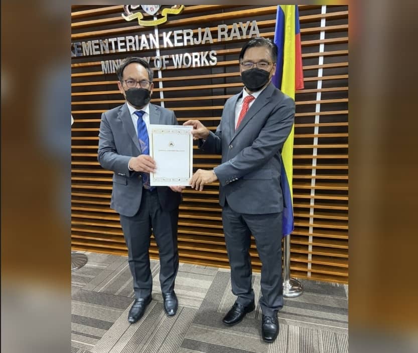 Datuk Ir. Ali Ahmad Hamid, terima Watikah Pelantikan Ahli Lembaga ...