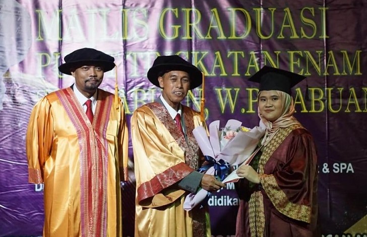 140 pelajar Pusat Tingkatan Enam SMK Labuan terima anugerah - Borneo ...